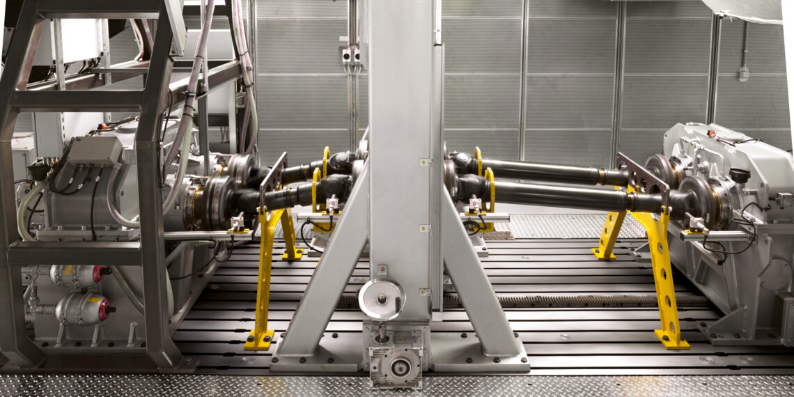 Test rigs for axles and couplings for agriculture - RENK