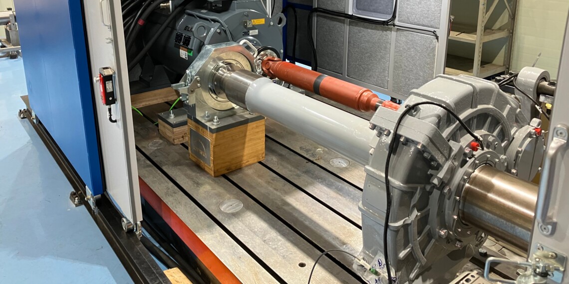 railway axle gear units test rig - RENK
